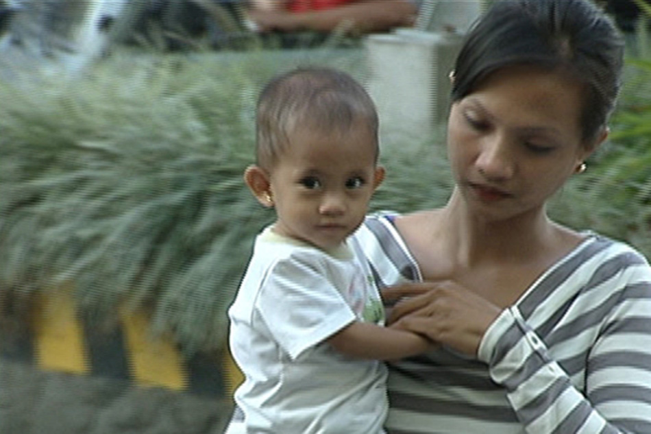 Pamilya ng batang may butas sa puso, umaapela ng tulong | ABS-CBN News Pamilya ng batang may butas sa puso, umaapela ng tulong | ABS-CBN News