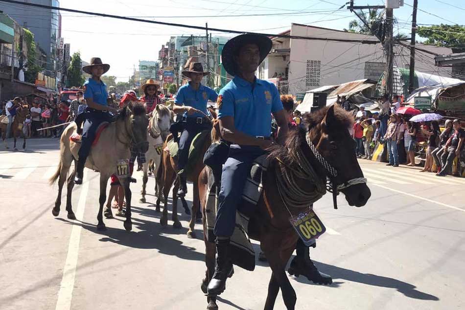 TINGNAN: 'Rodeo Grand Parade' sa Masbate | ABS-CBN News TINGNAN: 'Rodeo Grand Parade' sa Masbate | ABS-CBN News