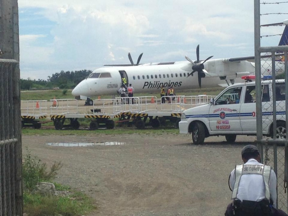 Eroplano ng PAL, nag-emergency landing sa Laoag | ABS-CBN News Eroplano ng PAL, nag-emergency landing sa Laoag | ABS-CBN News