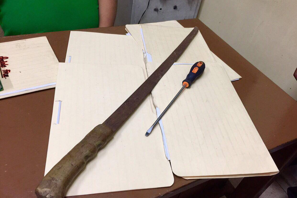 Lalaki, sinaksak ng screwdriver, espada ng samurai sa Parañaque | ABS ... Lalaki, sinaksak ng screwdriver, espada ng samurai sa Parañaque | ABS ...