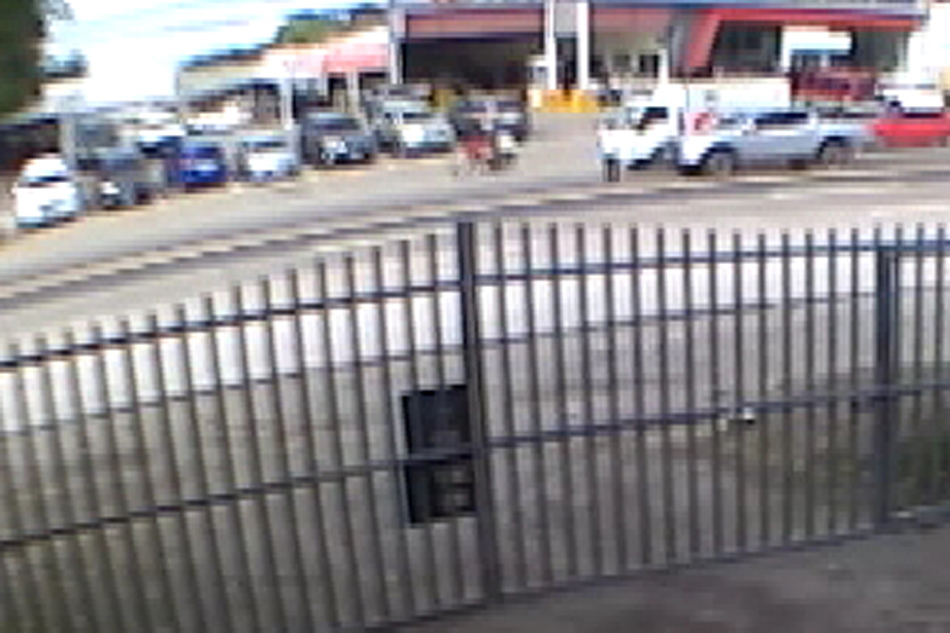 SAPUL sa CCTV: Tumatawid na lalaki, nabangga ng sasakyan | ABS-CBN News SAPUL sa CCTV: Tumatawid na lalaki, nabangga ng sasakyan | ABS-CBN News
