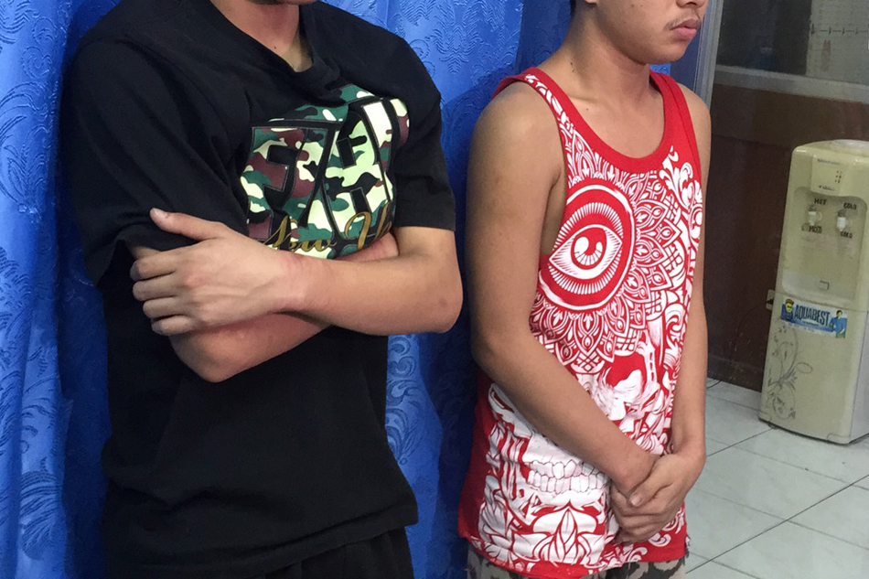 2 'holdaper', tiklo sa Las Piñas | ABS-CBN News 2 'holdaper', tiklo sa Las Piñas | ABS-CBN News