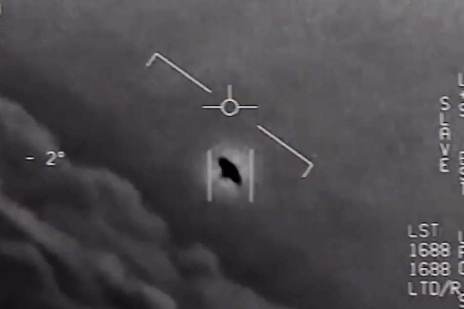 Piloto ng US Navy, ikinuwento ang 'engkuwentro' sa UFO noong 2004 | ABS ... Piloto ng US Navy, ikinuwento ang 'engkuwentro' sa UFO noong 2004 | ABS ...