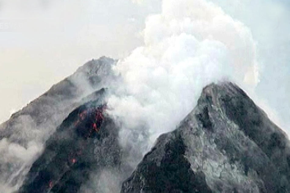 Bagong lava dome, natuklasan sa bunganga ng Mayon | ABS-CBN News Bagong lava dome, natuklasan sa bunganga ng Mayon | ABS-CBN News