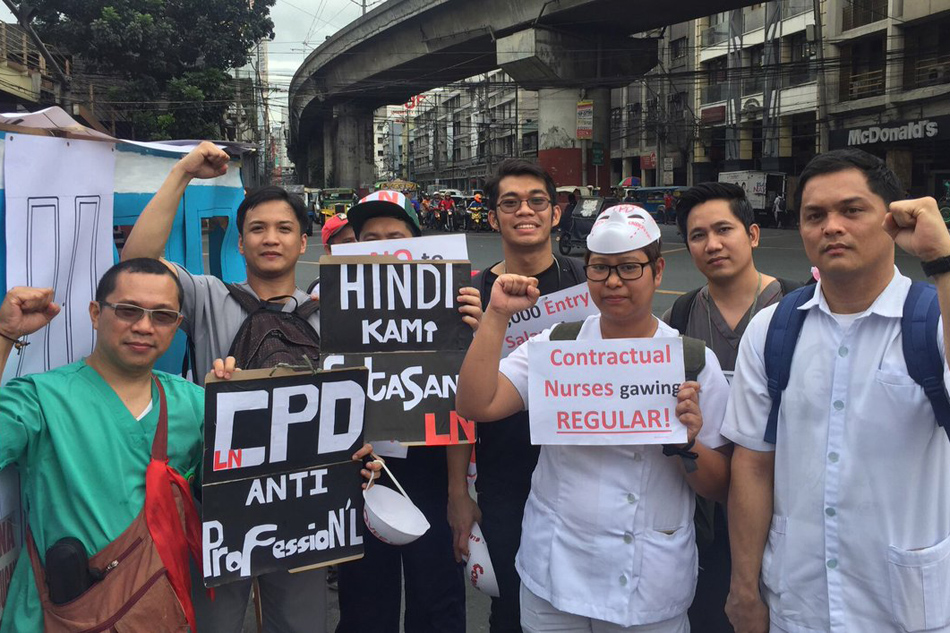 Train Hit Health Workers March With Black Hearts In V Day Protest