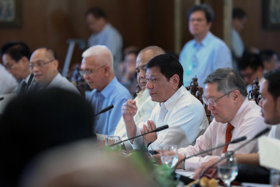 Palace Duterte Not Politicizing Dengvaxia Mess Abs Cbn News
