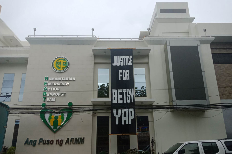 Hustisya hiling para sa buntis na aid worker na pinatay sa Maguindanao ... Hustisya hiling para sa buntis na aid worker na pinatay sa Maguindanao ...