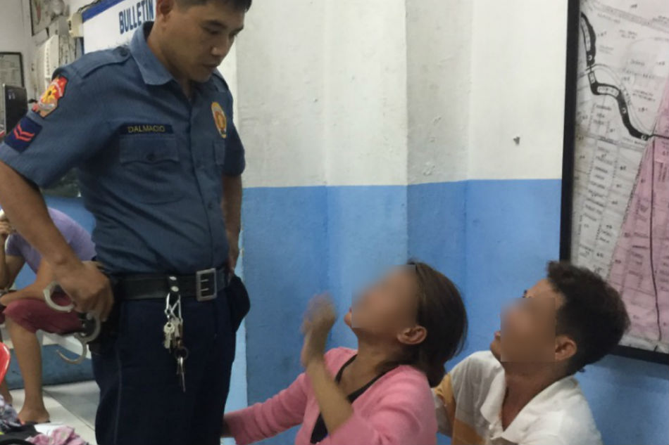Lalaking nagtangkang magpuslit ng droga sa nakakulong na nobya, tiklo ... Lalaking nagtangkang magpuslit ng droga sa nakakulong na nobya, tiklo ...