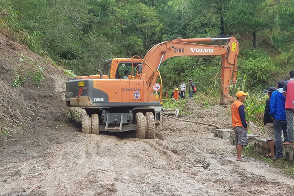 Kalsadang apektado ng pagguho ng lupa sa Nueva Vizcaya, hindi pa rin ... Kalsadang apektado ng pagguho ng lupa sa Nueva Vizcaya, hindi pa rin ...