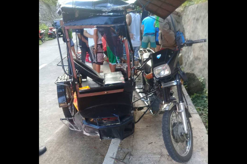 1 patay, 3 sugatan sa aksidente ng tricycle sa Silay City | ABS-CBN News 1 patay, 3 sugatan sa aksidente ng tricycle sa Silay City | ABS-CBN News