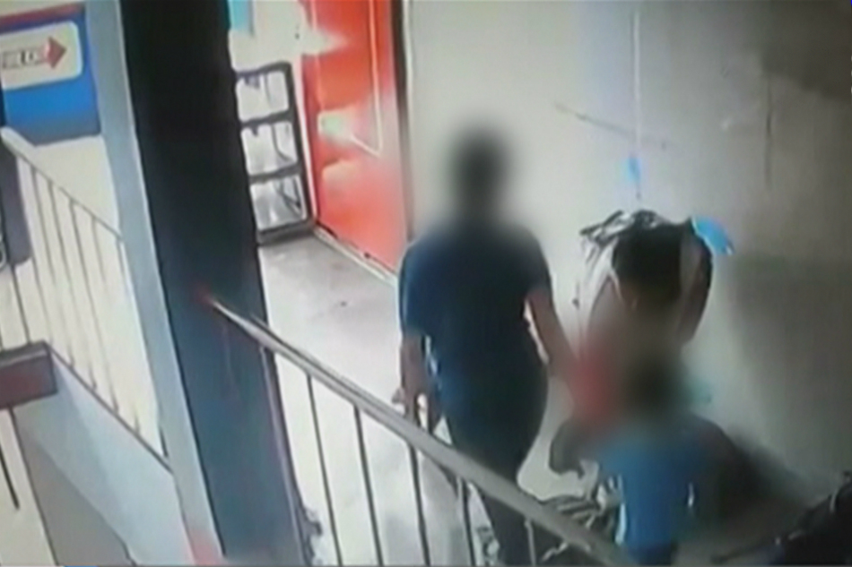 SAPUL SA CCTV: Buntis, ginamit ang 3 anyos na anak sa pagnanakaw | ABS ... SAPUL SA CCTV: Buntis, ginamit ang 3 anyos na anak sa pagnanakaw | ABS ...