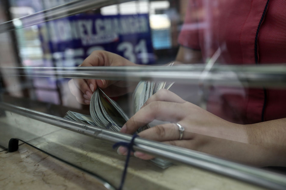 Mga OFW sa Europa apektado ng taas-presyo sa Pilipinas | ABS-CBN News Mga OFW sa Europa apektado ng taas-presyo sa Pilipinas | ABS-CBN News
