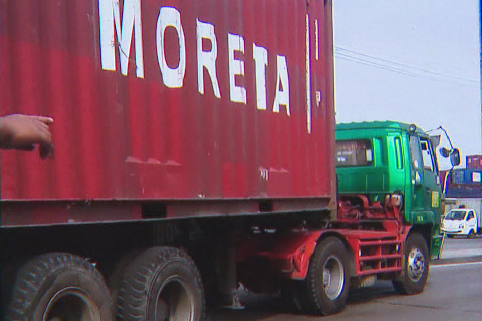 5 sugatan sa 'pananagasa' ng 'lasing' na truck driver | ABS-CBN News 5 sugatan sa 'pananagasa' ng 'lasing' na truck driver | ABS-CBN News