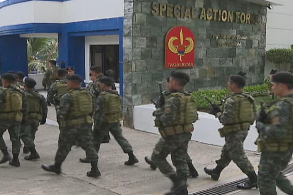 4 na sangkot umano sa katiwalian sa SAF, sinibak sa puwesto | ABS-CBN News 4 na sangkot umano sa katiwalian sa SAF, sinibak sa puwesto | ABS-CBN News