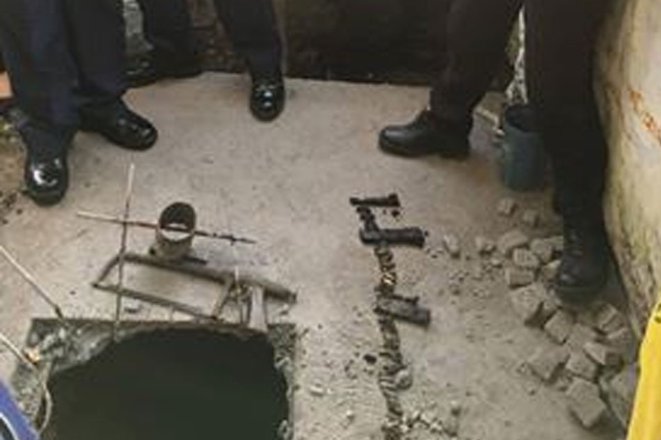 Baril na ginamit sa pagpatay kay Batocabe, nakuha sa septic tank | ABS ... Baril na ginamit sa pagpatay kay Batocabe, nakuha sa septic tank | ABS ...