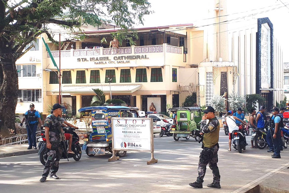 Basilan tightens security after Sulu twin blasts | ABS-CBN News Basilan tightens security after Sulu twin blasts | ABS-CBN News