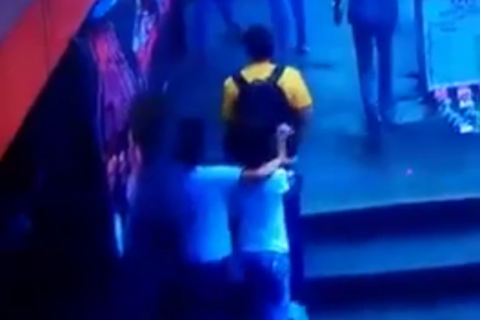SAPUL SA CCTV: Menor de edad na magkasintahan, huling nandukot ng ... SAPUL SA CCTV: Menor de edad na magkasintahan, huling nandukot ng ...