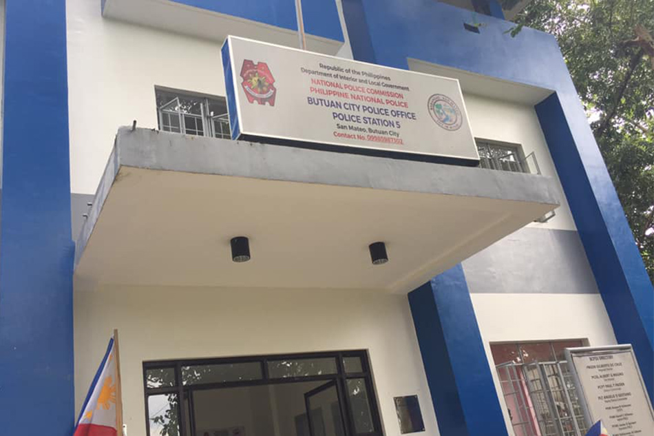 Police station sa Butuan inatake ng mga hinihinalang NPA | ABS-CBN News Police station sa Butuan inatake ng mga hinihinalang NPA | ABS-CBN News