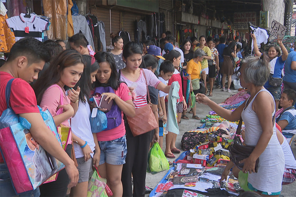 Presyo Ng Ilang Bilihin Sa Divisoria Bagsak Presyo 3 Araw Bago Pasko Abs Cbn News