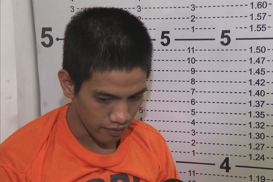 'Holdaper' na humarurot sa checkpoint sa QC timbog | ABS-CBN News 'Holdaper' na humarurot sa checkpoint sa QC timbog | ABS-CBN News