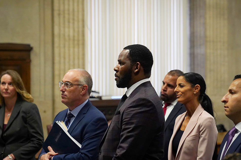 R Kelly Arrested In Chicago Reportedly On Federal Sex Crime Charges