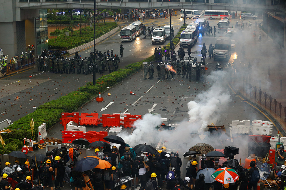 Hong Kong Police Turn Water Cannon On Protesters Fire Tear Gas Abs