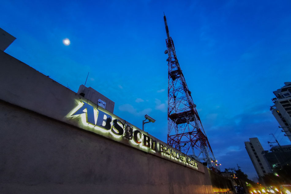 More Pinoys abroad worry over ABS-CBN franchise row | ABS-CBN News More Pinoys abroad worry over ABS-CBN franchise row | ABS-CBN News
