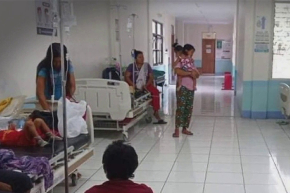 Lalaki patay, higit 30 naospital sa Davao Occidental dahil sa diarrhea ... Lalaki patay, higit 30 naospital sa Davao Occidental dahil sa diarrhea ...