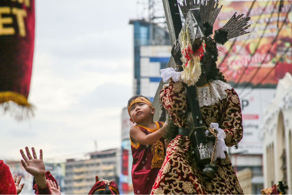 Ilang deboto pinatotohanan ang umano'y mga milagro ng Poong Nazareno ... Ilang deboto pinatotohanan ang umano'y mga milagro ng Poong Nazareno ...