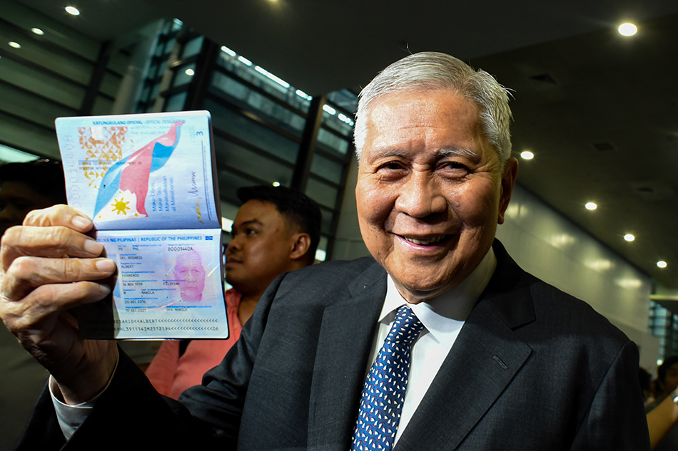 Ex Dfa Chief Del Rosario Philippines Can Seize China Assets As