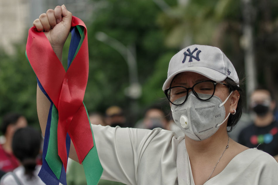 Abs Cbn Shares On Trading Halt After House Denies New Franchise