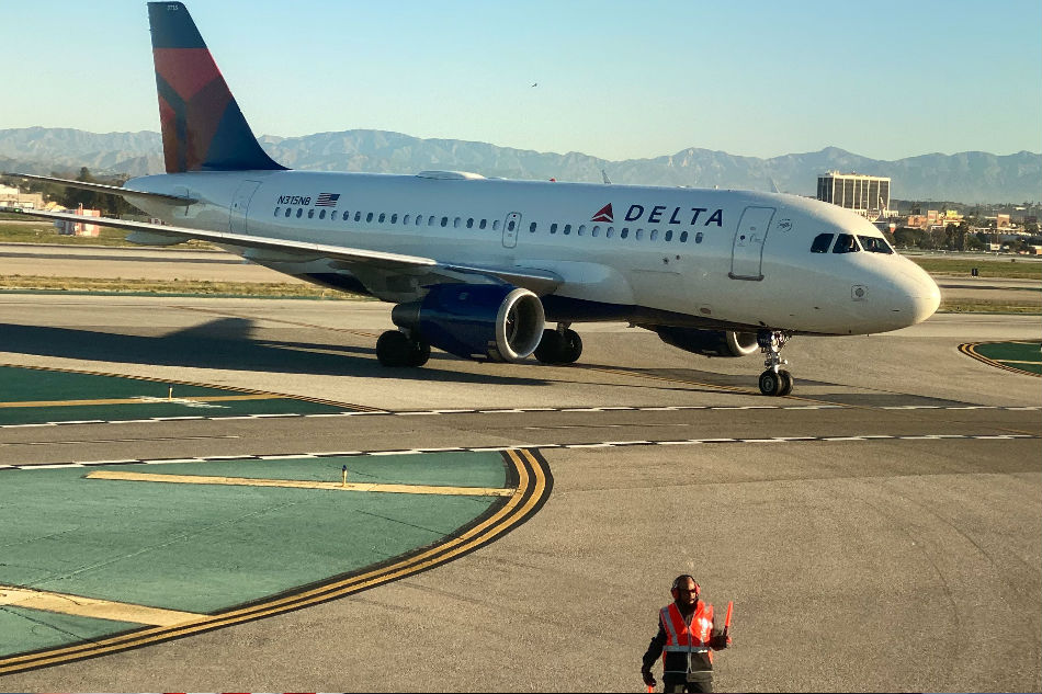 Delta jet dumps fuel on California school playground | ABS-CBN News Delta jet dumps fuel on California school playground | ABS-CBN News
