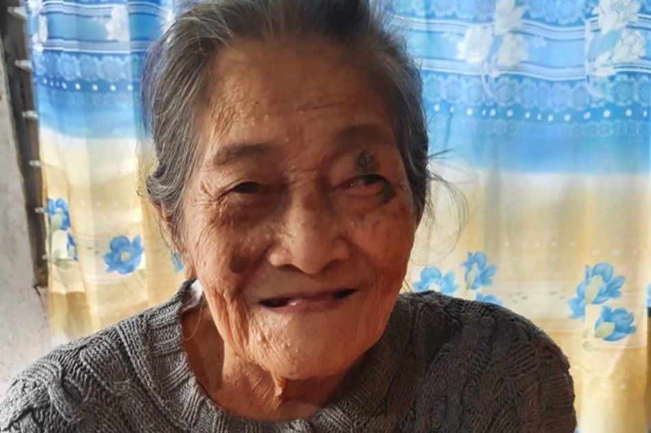 92 anyos na lola sa Negros Occidental, gumaling sa COVID-19 | ABS-CBN News 92 anyos na lola sa Negros Occidental, gumaling sa COVID-19 | ABS-CBN News