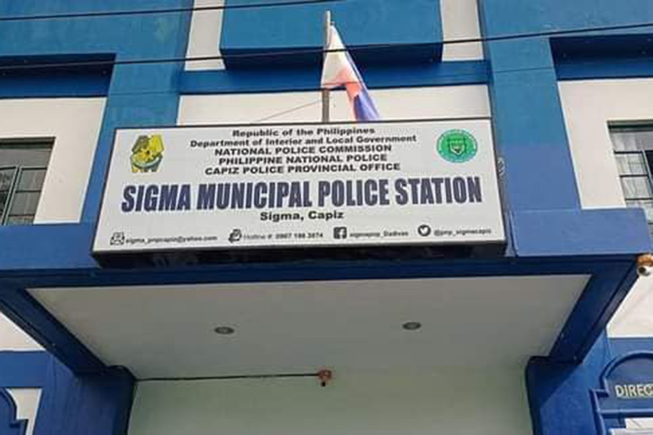 Dalagita patay, ina sugatan sa pananaga sa Capiz | ABS-CBN News Dalagita patay, ina sugatan sa pananaga sa Capiz | ABS-CBN News