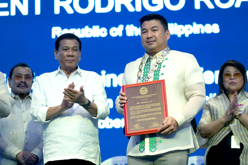 Palace distances Duterte from ally's firm in 2022 polls | ABS-CBN News Palace distances Duterte from ally's firm in 2022 polls | ABS-CBN News
