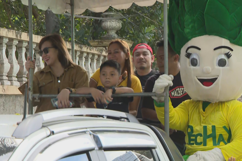 Mga naglalakihang float bumida sa 'Salubong Festival' sa Bulacan | ABS ... Mga naglalakihang float bumida sa 'Salubong Festival' sa Bulacan | ABS ...