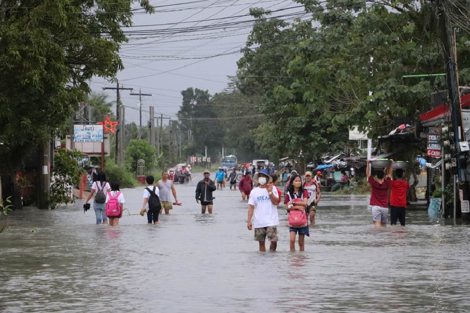 9 barangay sa Naujan, Oriental Mindoro lubog sa baha | ABS-CBN News 9 barangay sa Naujan, Oriental Mindoro lubog sa baha | ABS-CBN News