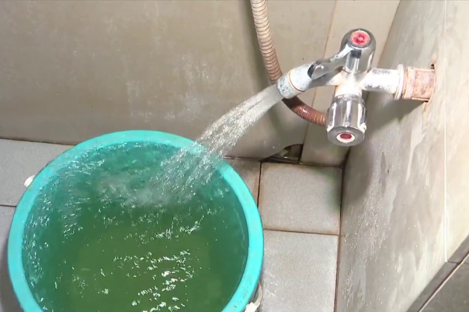 Residente ng subdivision sa Laguna inireklamo ang maruming tubig tubig ... Residente ng subdivision sa Laguna inireklamo ang maruming tubig tubig ...
