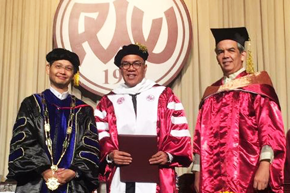 Boy Abunda tells graduates: Love your mom | ABS-CBN News Boy Abunda tells graduates: Love your mom | ABS-CBN News