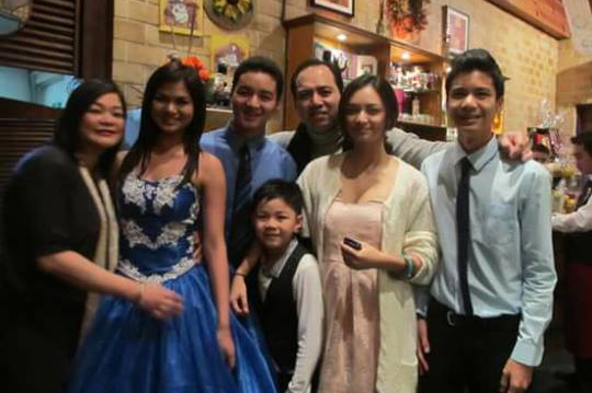 TINGNAN: Pamilya ni Kylie Verzosa sa Baguio | ABS-CBN News TINGNAN: Pamilya ni Kylie Verzosa sa Baguio | ABS-CBN News